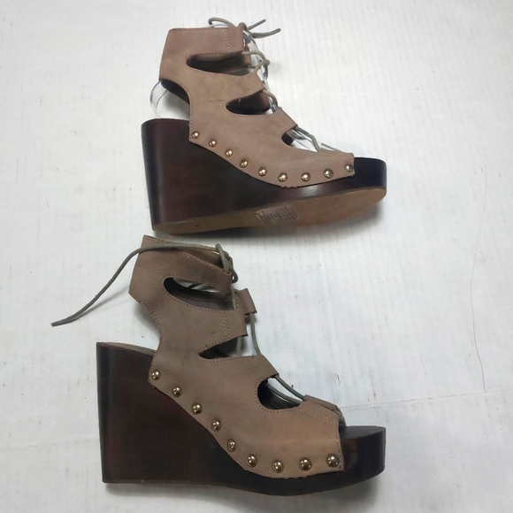 BONGO | Shoes | Womens Studded Laceup Platforms Wedges Size 8m By Bongo ...